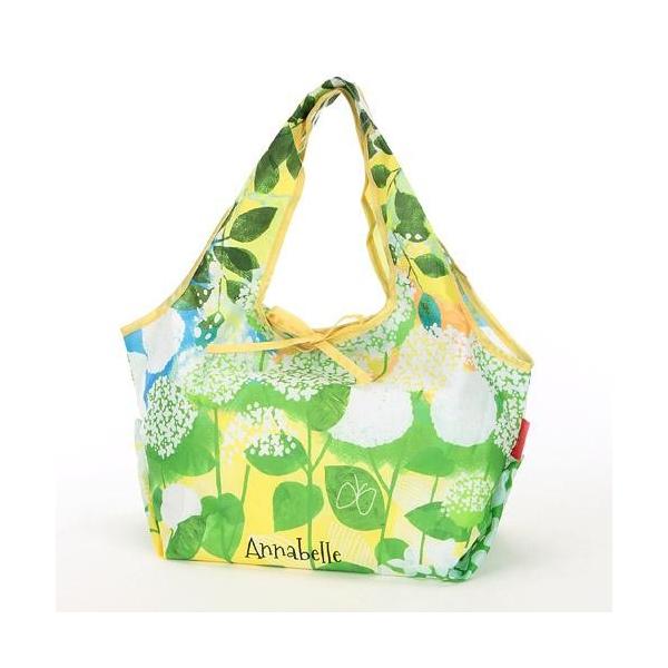 折り畳みできてマチ付き、20kgの重さに耐えられる日本のデザイナーの個性が光るエコバッグ。横のホックを留めると底面が平らになり、弁当容器も平らのまま運べます。2Lのペットボトルが6本入り、20kgまでの耐荷重。サイズは横53cm、本体高さ4...