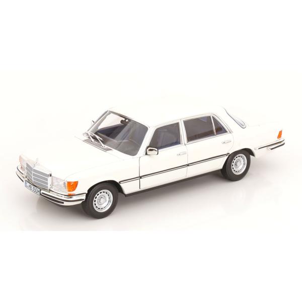 現地ディーラー特注品　ダイキャスト製　各部開閉こちらの商品は海外倉庫より発送となりますのでお届けまで1ヶ月前後いただきますことをご了承お願い致します。＜商品について＞小傷や多少のデカールのズレ、塗装ムラ、ドアミラー、スポイラー等の取付誤差等...