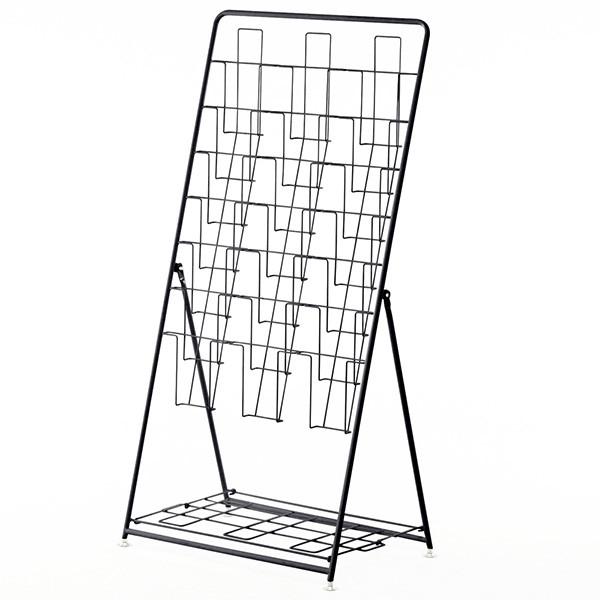 ■パンフレットスタンド 7段 トリプル【商品説明】A4サイズのパンフレットを7段3列に収納できる折りたたみ式のパンフレットスタンドトリプル。マットブラックで掲示物を引き立てます。パンフやちらしのストックが置ける荷台付き。＊ガタつく場合は脚部...