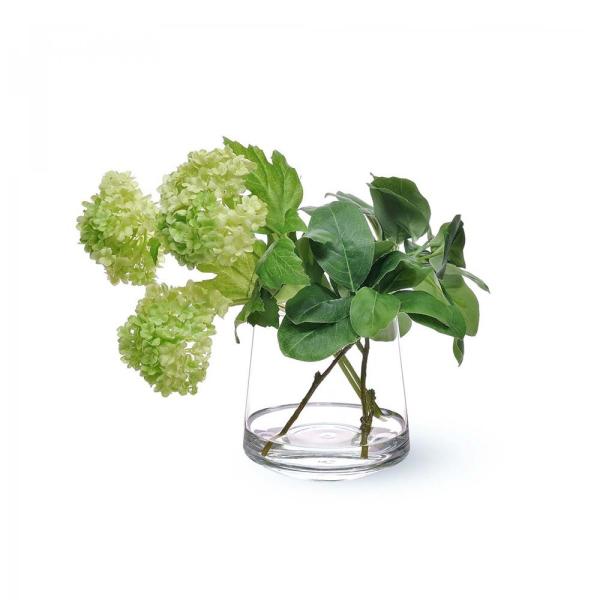 スノーボールの花言葉は「茶目っ気」「誓い」。アジサイのように房状に花がつく人気の枝物を、台形のガラスベースと組み合わせました。フェイクウォーターグリーンは水の交換や枯れる心配がなく、いつまでも美しい状態で飾っておけるため、店舗のディスプレイ...
