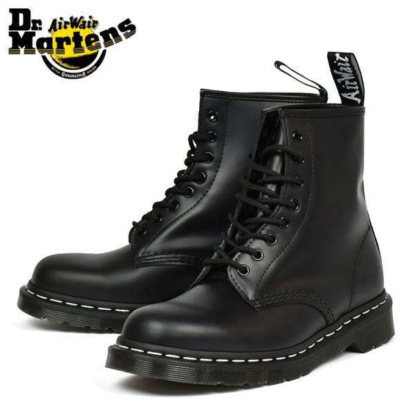 ホワイトステッチの8ホールブーツ1960年4月1日に生産ラインに乗った日に由来するコードネームを冠したドクターマーチンの記念すべきファーストモデル、1460。 通称「エイトホールブーツ」。ときには慎ましやかなワークブーツ、ときにはサブカルチ...