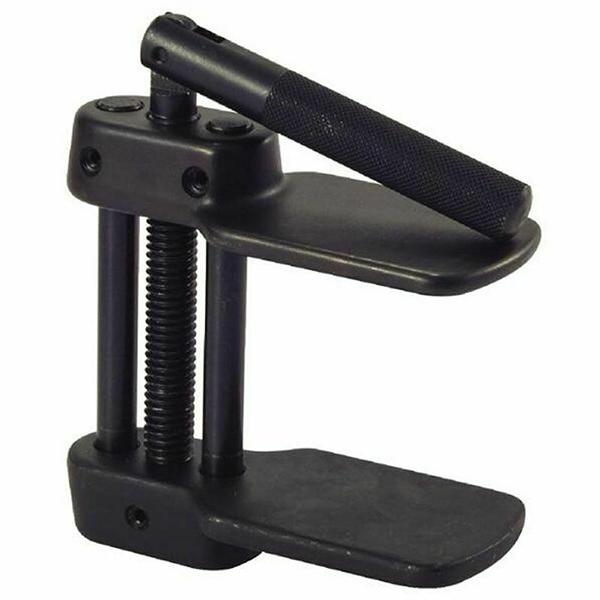 対向ピストン、片押ピストンのどちらでも使用可能、ブレーキキャリパーのピストンを押し戻す工具ですブレーキパッド交換時などでブレーキキャリパーのピストンを押し広げる(戻す)作業に使用します。■仕様作動範囲：13mm〜70mmブレード：48mmｘ...