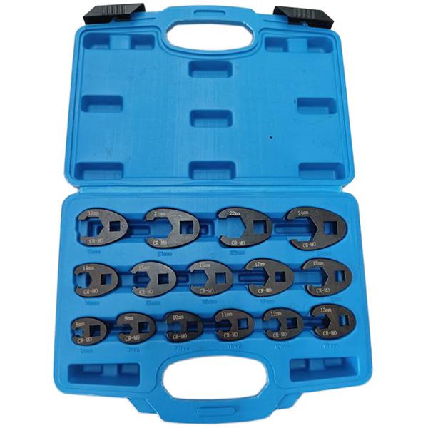 バイクや車のブレーキパイプなど、対象物にパイプやホースがつながっているときに使用する。 また、もう一つの特徴：なめりにくいので（スパナ：２面接触　クローフットレンチ：５面接触）比較的なめりやすいタイロッドのロックナットや調整部にクローフット...