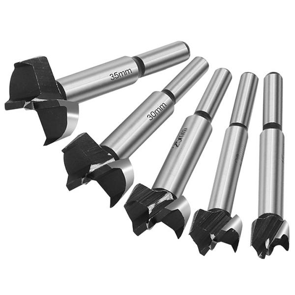 ■用途木材の止め穴・斜め穴・重ね穴あけに、スライド蝶番取付け時の穴あけ加工もできます。■商品仕様・シャフト径：8-10mm・サイズ：15mm、20mm、25mm、30mm、35mm・材質：HSS・重量：0.55kg※サビ防止のため、工場出荷...