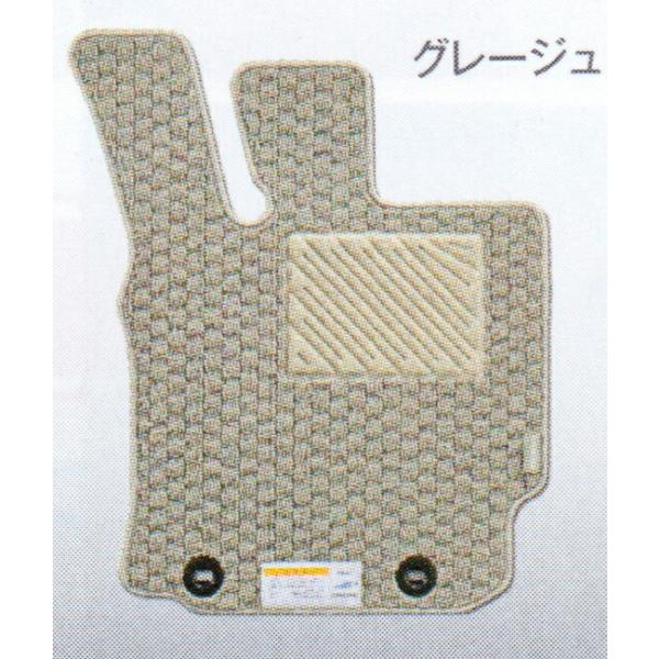 商品名：ダイハツ ブーン 純正アクセサリーカーペットマット(グレージュ) ブランド名：ダイハツ DAIHATSU  純正品番：2WD用/08210-K10532WD・4WD用/08210-K1054 適用車種(車両型式・年式)： ダイハツ ...