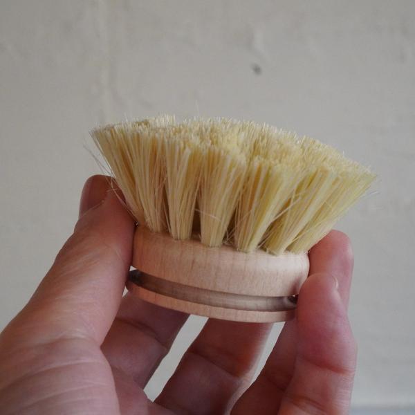 ブラシヘッドの取り換えもできるブラシ「WASHING UP BRUSH」の、交換用ブラシヘッドです。スウェーデンの掃除用品メーカー「SMART」は、時代に合ったデザインとナチュラルな素材が魅力のブランド。使いやすさとともに、その見た目の素敵...