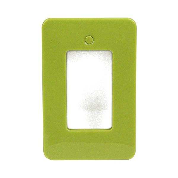 【特徴】カードサイズの拡大鏡として、財布、名刺入れ、定期入れなどに入れられて、外出先でも便利に使用できます。【用途】外出先で細かい字の閲覧。【仕様】●色：ミディアムグリーン。●倍率：約2倍。【材質】●本体：ABS樹脂。●レンズ：アクリルレン...