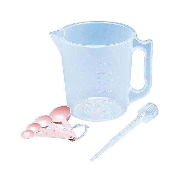 【特徴】薬剤が簡単に計量出来る目盛付計量カップと計量スプーン、ピペットのセットです。【用途】計量カップ。【仕様】●計量カップ：約1200cc・直径140×高さ155mm。●計量スプーン：約18/6/3/2cc。●ピペット：約6cc。【材質】...