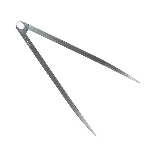 【特徴】先端部には焼き入れ加工されている鋼製コンパスです。【用途】円形のケガキや加工品等の寸法の写し取り用鋼製コンパス。【仕様】●使用範囲(半径)：300mm。●重量：290g。●先端焼入加工。【材質】●本体：炭素鋼。【サイズ】幅：21mm...