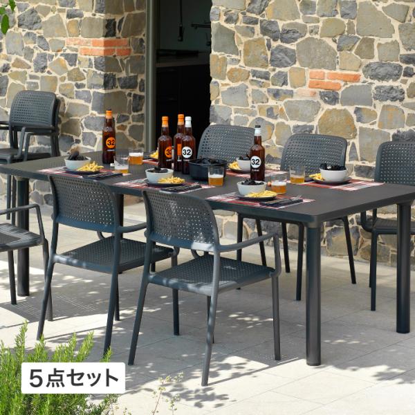 ■商品名：リベッチオ テーブル＆チェアー5点セット ダークグレー■コード：39850800【商品詳細】■テーブルサイズ：約幅160/220×奥行100×高さ74cm重量：約30kg材質：ポリプロピレン、アルミニウム備考：組立品パラソル穴は、...