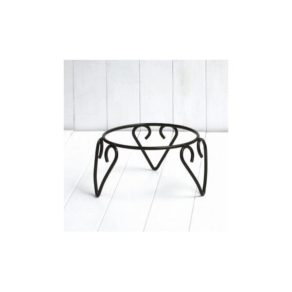 丸型の鉢やプランターに最適！太いアイアンを使用して上品で高級感のある仕上がりになっています。材質：アイアン製カラー：黒本体サイズ：（約）W32×D30×H15cmリング内径：約25cm ●リングにプレート（別売り）を載せて花台としても使えま...