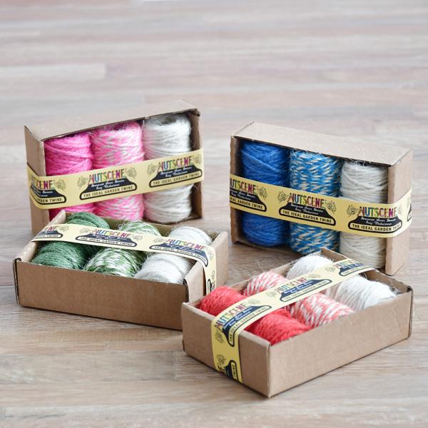 【商品名】3 Pack of Twirly Twines【メーカー名】NUTSCENE【カタログサイズ】高さ 7cm × 直径 3.5cm【麻ひも長さ】20m程度（1個当たり、個体差あり）【麻ひも太さ】麻ひもの太さ：約1.5mm前後（ばらつ...