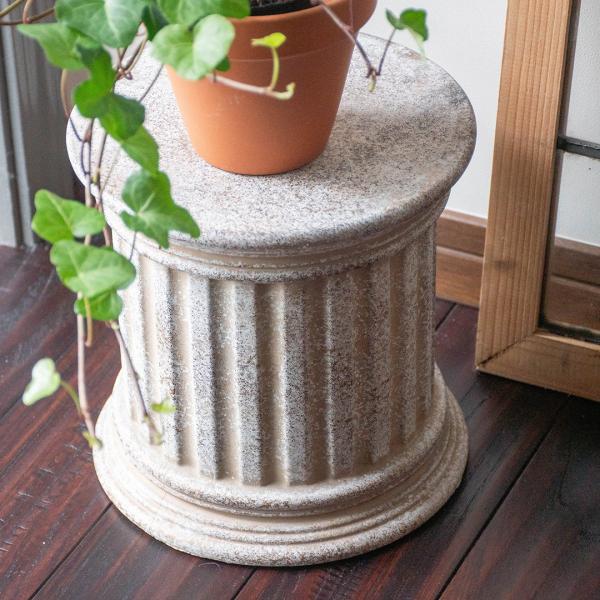 【商品名】グラシュー スタンドS【メーカー名】DELLKI（デルキ）【カタログサイズ】直径200×高さ200mm【実測重量】約3.8kg【材質】セメント【カラー】ブラックゴールド／グレーゴールド（アンティーク風）【生産国】中国