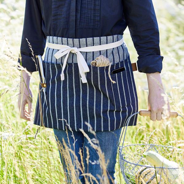 【商品名】 ウエストエプロン【メーカー名】 Burgon &amp; Ball/バーゴン＆ボール【カタログサイズ】 幅50cm×高さ35cm【実測サイズ】 幅49.5cm×高さ35cm（小さなポケット）幅8.5ｃｍ×高さ13cm【重さ】 約...