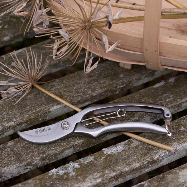 【商品名】 『ソフィ・コンラン』デザイン　植木・剪定ばさみ -Secateurs-【メーカー名】 Burgon&amp;Ball/バーゴン＆ボール【サイズ】 全長20cm / グリップ部約10cm / 刃の長さ：約6cm / 刃先：5cm開...