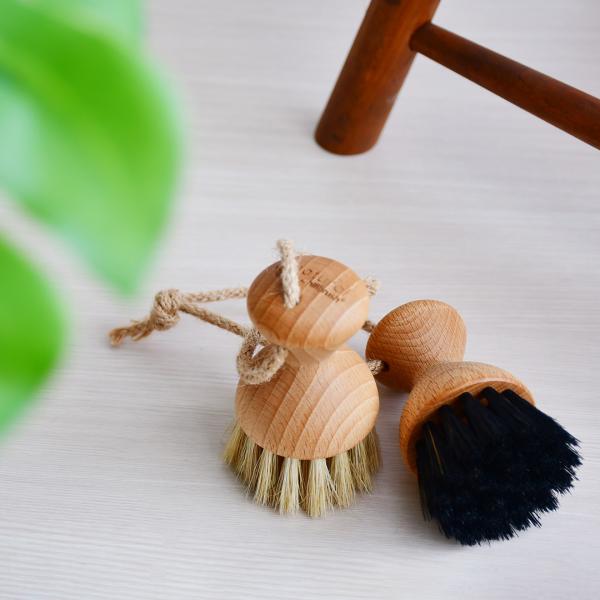 【商品名】シューポリッシュアプリケーター ソフト 　【型番】HBN128 HBN129  【メーカー名】 Hillbrush（ヒルブラシ）【シリーズ名】 Natural by Hillbrush（ナチュラル）【カタログサイズ】l47×w47...