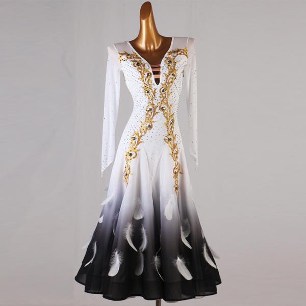 ストレッチ素材で動きやすく、発表会、競技、練習などにおすすめのレディースモダン社交ダンス衣装です。伸縮性がありとても着心地が良いワンランク上の生地を使用しています。ぜひお楽しみにしてください。[サイズ/cm] S/　　着丈125　バスト78...