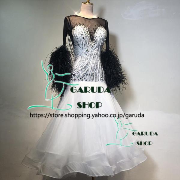 ストレッチ素材で動きやすく、発表会、競技などにおすすめのレディースモダン社交ダンス衣装です。高級ドレス、ぜひお楽しみにしてください。魅力のセミオーダーも対応させていただきます。[サイズ/cm] Sサイズ  着丈125 バスト79-83 ウエ...