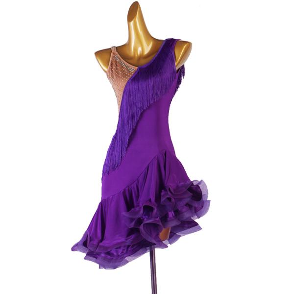 ストレッチ素材で動きやすく、発表会、競技、練習などにおすすめのレディースモダン社交ダンス衣装です。伸縮性がありとても着心地が良いワンランク上の生地を使用しています。[サイズ/cm]     S/　　着丈80-85 　バスト78-84　　ウエ...