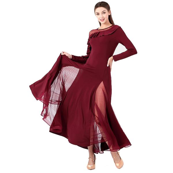 ストレッチ素材で動きやすく、発表会、競技、練習などにおすすめのレディースモダン社交ダンス衣装です。伸縮性がありとても着心地が良いワンランク上の生地を使用しています。女性ラテンダンスドレスサルサ、サンバ、ルンバ タンゴに向きセクシーな踊りドレ...