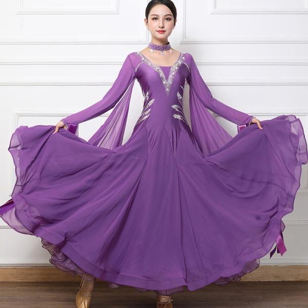 ストレッチ素材で動きやすく、発表会、競技、練習などにおすすめのレディースモダン社交ダンス衣装です。伸縮性がありとても着心地が良いワンランク上の生地を使用しています。ぜひお楽しみにしてください。[サイズ/cm] S/　　着丈125　バスト76...