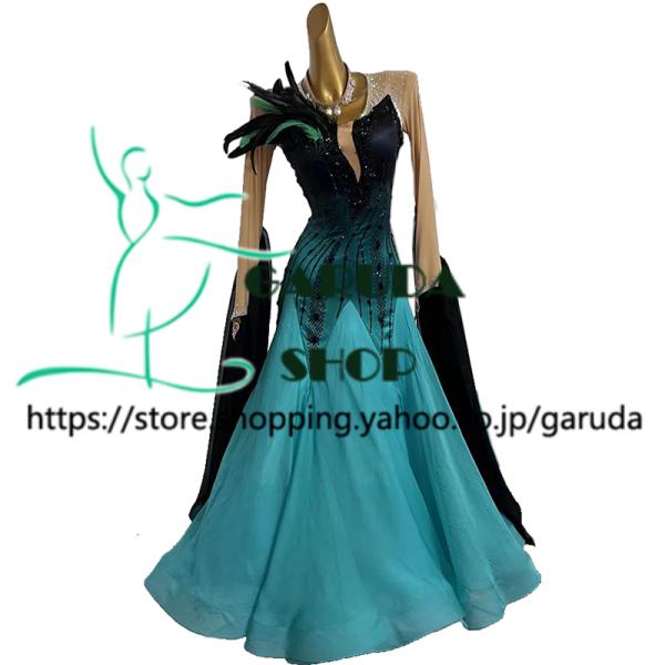 ストレッチ素材を使用しているため動きやすく、発表会や競技などにおすすめのレディースモダン社交ダンス衣装です。高級ドレスをぜひお楽しみにしてください。魅力的なセミオーダーも承っております。Sサイズ  着丈125 バスト79-83 ウエスト62...