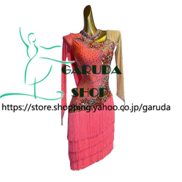 ストレッチ素材を使用しているため動きやすく、発表会や競技などにおすすめのレディースラテンドレスです。高級ドレスをぜひお楽しみにしてください。魅力的なセミオーダーも承っております。Sサイズ  身長150-157 バスト79-83 ウエスト62...