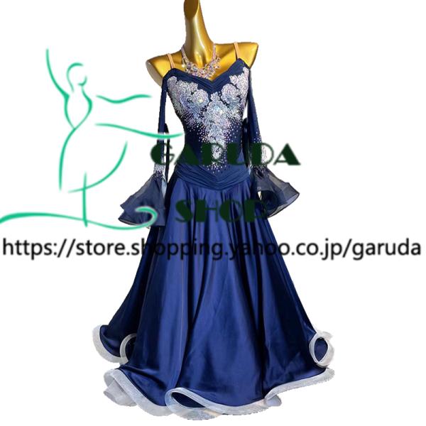 ストレッチ素材を使用しているため動きやすく、発表会や競技などにおすすめのレディースモダン社交ダンス衣装です。高級ドレスをぜひお楽しみにしてください。魅力的なセミオーダーも承っております。Sサイズ  着丈125 バスト79-83 ウエスト62...