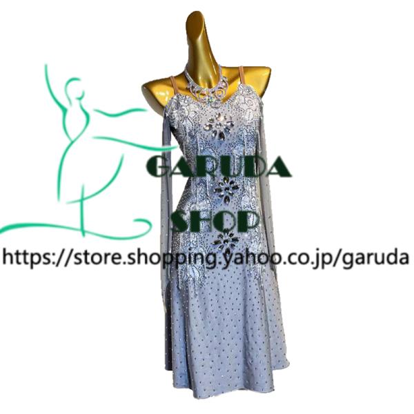 ストレッチ素材を使用しているため動きやすく、発表会や競技などにおすすめのレディースラテンドレスです。高級ドレスをぜひお楽しみにしてください。魅力的なセミオーダーも承っております。Sサイズ  身長150-157 バスト79-83 ウエスト62...