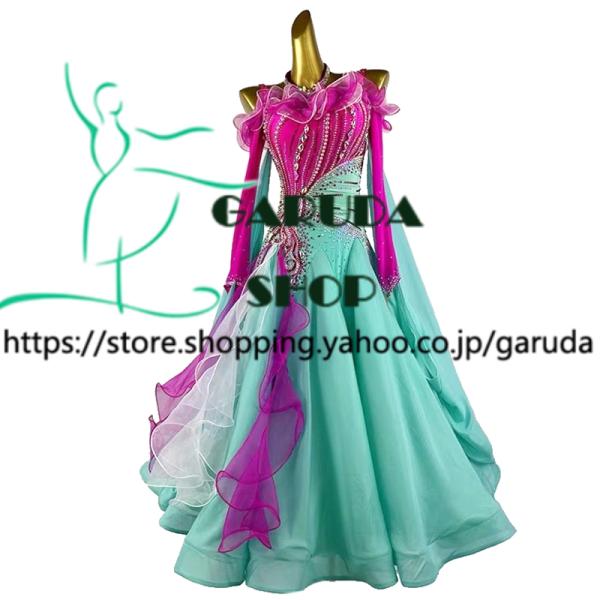 ストレッチ素材を使用しているため動きやすく、発表会や競技などにおすすめのレディースモダン社交ダンス衣装です。高級ドレスをぜひお楽しみにしてください。魅力的なセミオーダーも承っております。Sサイズ  着丈125 バスト79-83 ウエスト62...