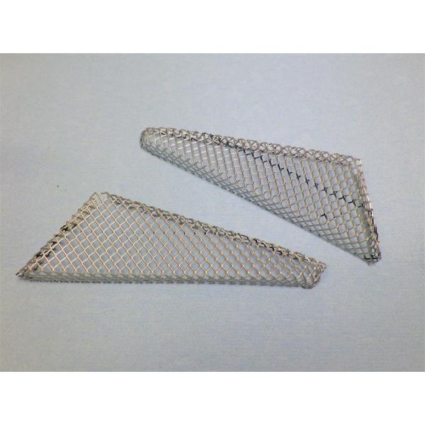 DUCATI 748/S/SP - 916/S/SP - 996/S/SP/SPSに装着可能なグリルガード。　大きな異物の侵入を防止する事が可能となります。