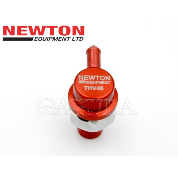 イギリス製の世界的に有名なフェールキャップの製造メーカーNEWTON(ニュートン)空気通路上にボールがフリー状態で入っており、通常状態では空気の出入りが行われます。転倒等により急激に燃料が流れ出すと経路上のボールが押し出されて経路を遮断し、...
