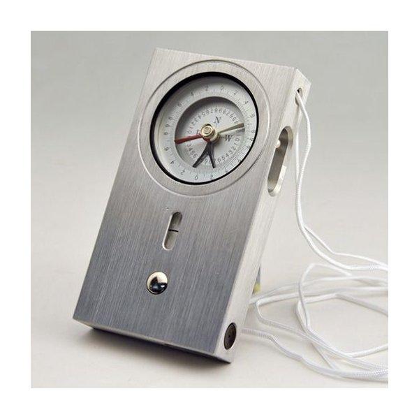 水平、垂直の測量が簡単に行える高品質な測定器です。