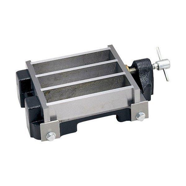 ●台板は鋳鉄製の上面スリ合わせ精密仕上げ、枠板は鋼鉄製の精密研磨仕上げです。