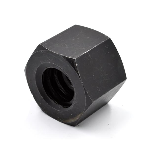 右ねじ用のナットです。呼び寸：Tr28ピッチ：5.0mm二面幅：46mm長さ：40mm材質：1045スチール画像は表記サイズと異なる代表商品を使用している場合がございます。