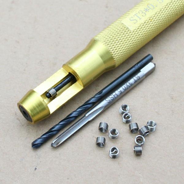 該当ねじサイズ：M12 x 1.25インサートコイルを挿入後、該当サイズのねじを入れる事が出来ます。【キット内容】・タップ 1本・ドリルビット 1本・挿入工具 1本・インサートコイル 12個全てリコイル用です。インサートコイルはバネタイプの...