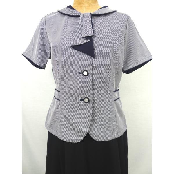 ●メーカー：FOLK●品番：FB71340-7●商品名：事務服ニットオーバーブラウス●カラー：ネイビー●サイズ：・7号(着丈:51 胸囲:90.5 肩幅:37.5 袖丈:19)・9号(着丈:52 胸囲:94.5 肩幅:38.5 袖丈:20)...