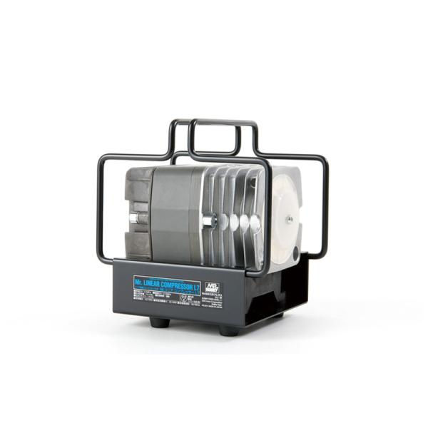 【商品の特徴】・静音性に優れたリニア駆動フリーピストン方式で夜間作業にも最適・長時間の連続運転が可能な高耐久設計・吸入エアーフィルター付、オイルレス機構なので吐出エアーは常にクリーン・小型、軽量なので持ち運びが簡単で机上で使用可能・同種の他...