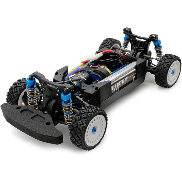 【商品の特徴】フロントミドシップに縦置きしたモーターと、前後等長プロペラシャフトを採用したシャフトドライブ4WDシャーシで、安定した走行性能を発揮しますオンロード走行はもちろん、フラットダートでのラリー走行も楽しめる設計で、幅広いフィールド...