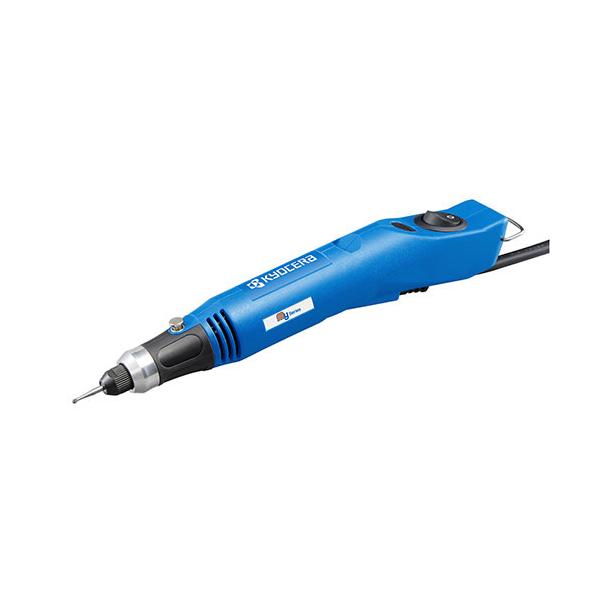 【商品の特徴】ガラス、金属、木材の研削、研磨、彫刻に適した扱いやすいペンシルタイプのホビールーターです。道具なしでビット交換が出来るレバー着脱方式を採用しています。コレットチャックでビットをしっかり固定できます。取扱説明書をお読みの上、正し...