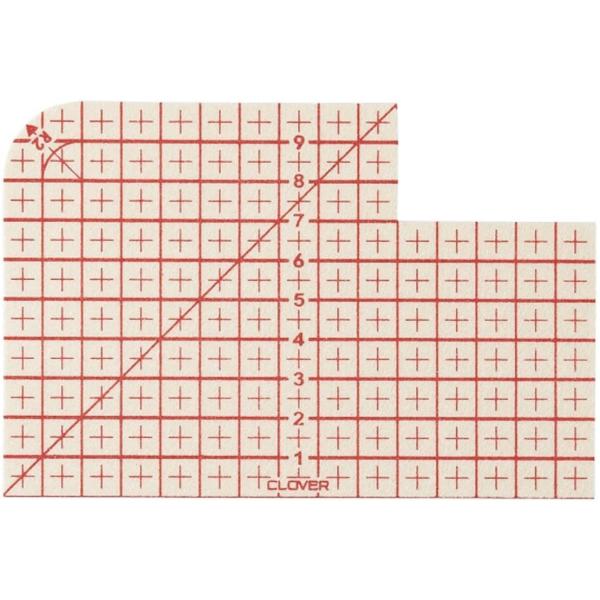 折り返しのできる幅が広いため、様々な作品に対応。しるし付けに便利なカット部や、ポケットの丸みの形状作りに便利な角丸付き。 布がズレにくく、スチームに強い仕様。【使用例】しるし付け、長い直線や曲線の折り上げ(シャツやズボン、スカートの裾上げな...