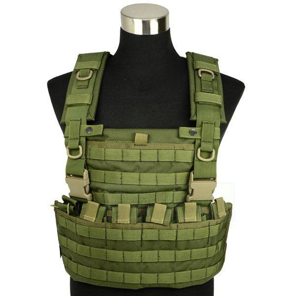 サバイバルゲーム(サバゲー)でも人気の高い装備メーカーFLYYE社製のWASATCH Vest Armor ”ワサッチベスト・アーマー”を再現したチェストリグ。腹部に内蔵型のマガジンポーチを6箇所持ち、M4，M16の他、M14やSCAR-H...