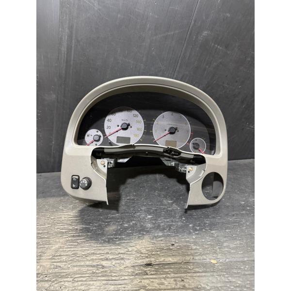 商品情報：こちらの商品は中古です。商品状態：こちらの商品はFランクになります。               ※動作未確認の為、ジャンク扱いです。商品名：日産 スカイライン 300GT 前期 (HV35 V35) 純正 スピード メーター b...
