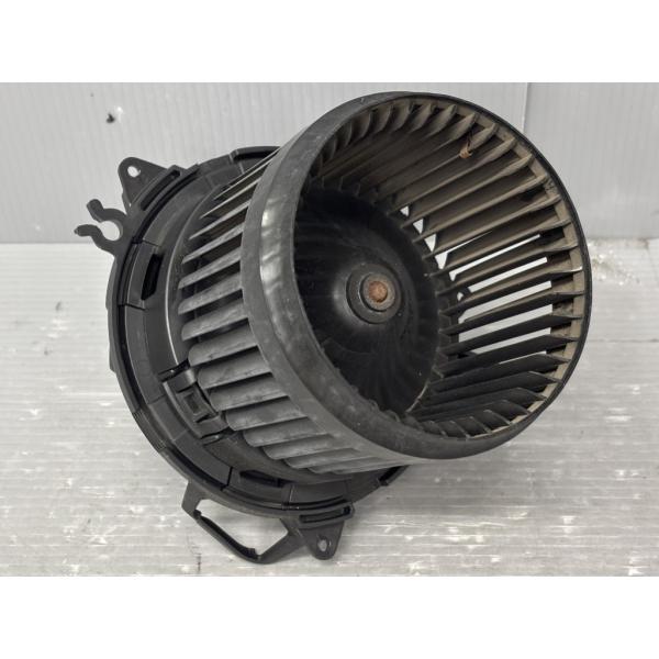 ルノー キャプチャー (2R 2RH5F J87) 純正 ブロアファンモーター ヒーターモーター 破損無 動作保証 Renault Captur フランス車 p058258