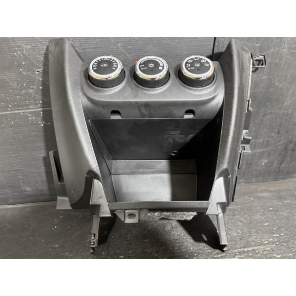 三菱 RVR G 中期  GA4W  2014年 GA4W-0302017    7820A721  破損無 動作保証 エアコンスイッチ 小物入れ  キズ　汚れ有り　小物入れベタツキ有  X42