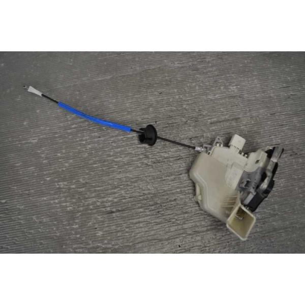 商品情報こちらの商品は中古です。商品状態はCランクになります。不具合は無く、使用可能な商品区分 純正メーカー Ai商品名 右 前 フロント ドアロック アクチュエーター 品番 8J2-837-016-C状態詳細 中古相応。取付OK。※写真に...