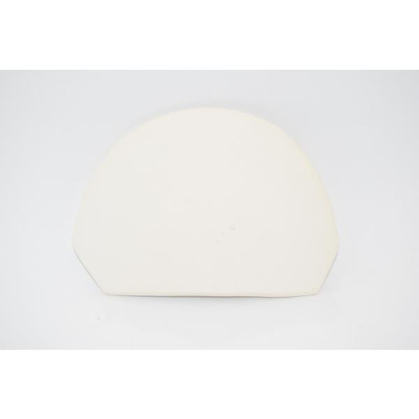 茶道具 前瓦 白 中 法伝 作 茶道 k 10-8707k 10.3×7.2cm 高さ1.2cm 焼け、汚れ、擦れはありますが、本体はしっかりしています、お稽古にお使いになるには差し支えありません。