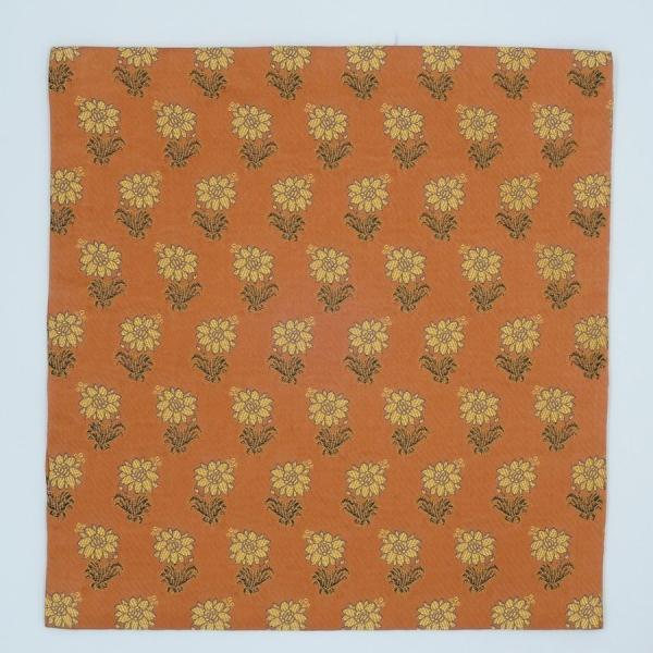 茶道具 出帛紗 出服紗 一房花紋 緞子 正絹 t ms2033-73 約27.5cm×28cm 名物裂 敷物 帛紗 服紗 袱紗 テーブルセンター ドイリー （花瓶敷き） 注）帛紗は4つ折にしてクリックポストでお送りします、折り目が付かないほ...