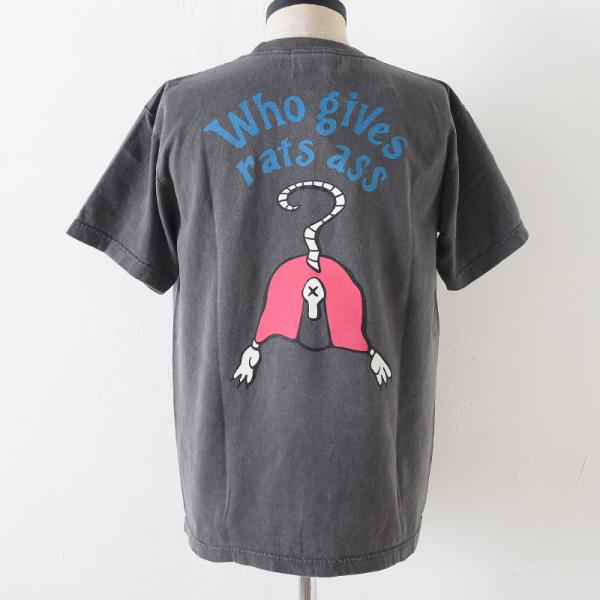 ● BODY ： 7.4oz ヘビーオンスコットン天竺● プリント ： ヴィンテージラバープリントSEXYで皮肉の効いたメッセージが込められたWEIRDOらしい遊び心あるデザイン7.4ozの厚手生地のBODYに顔料染めを施しビンテージテイス...