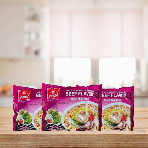 VIFON ベトナム インスタントブンボーフエ 65g（3袋セット）BUN BO HUE AN LIEN普通ブンボーフエに使われる米麺・ブンは太めですが、熱を通りやすくするため、こちらの商品は細めになっていますレモングラスよりもノコギリコリ...